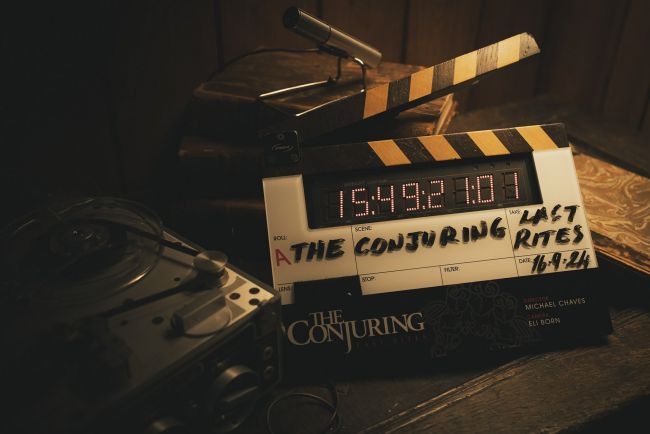 Kom med bag scenetæppet på The Conjuring: Last Rites