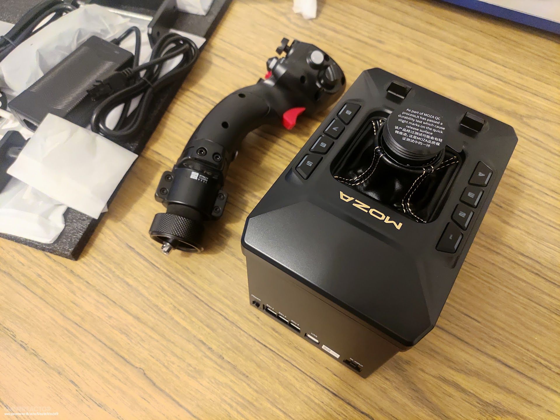 Moza MHG + AB6 FFB - - Gamereactor