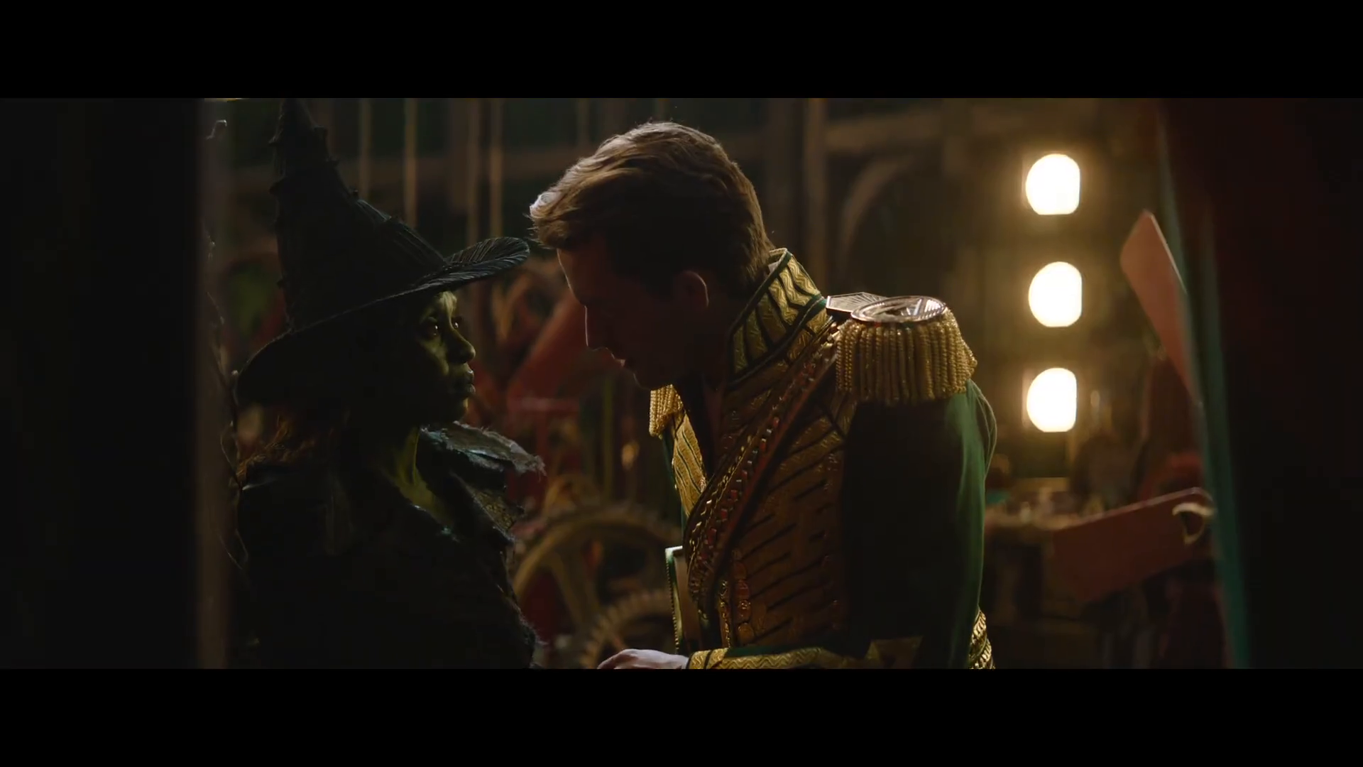 Glinda og Elphaba genforenes i traileren Wicked: For Good