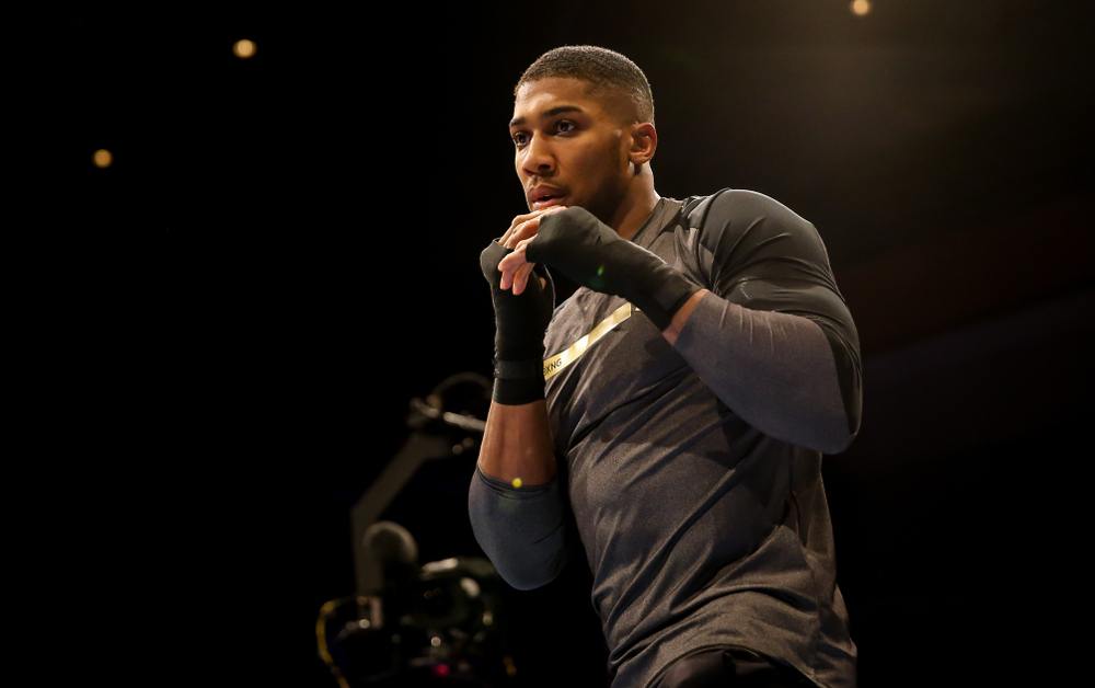 Anthony Joshua tilbage i træning efter bilulykken - - Gamereactor