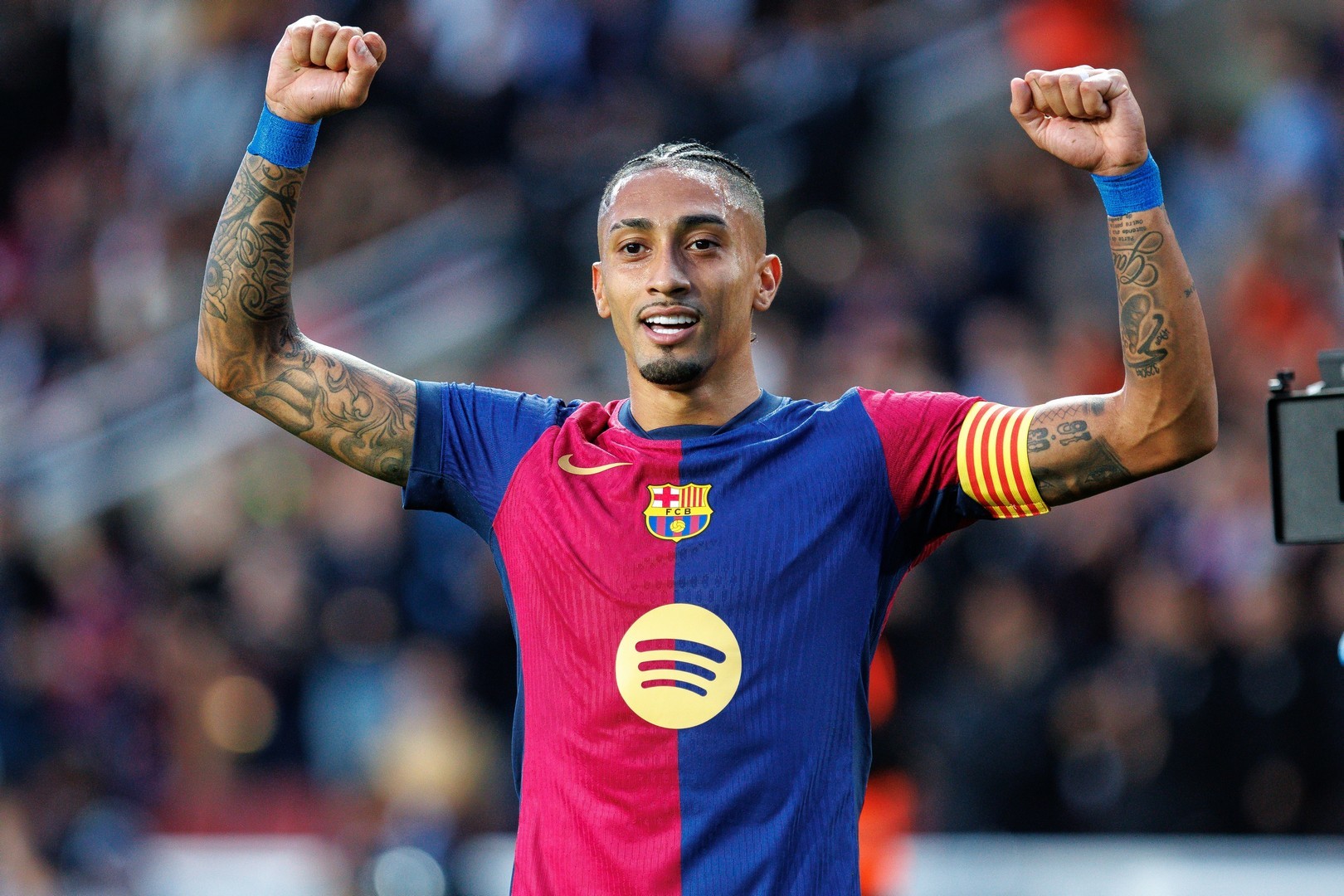 Årsagen til Raphinhas Clásico-fejring, hvorfor pegede han på sin bandage? - - Gamereactor