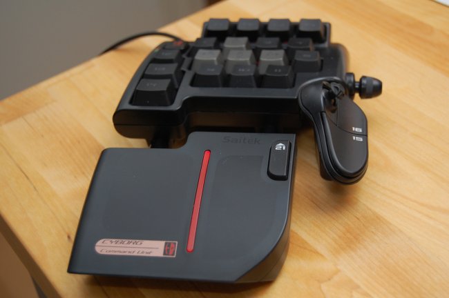 Test: Saitek Cyborg Command Unit - Saitek Cyborg Command Pad - Gamereactor