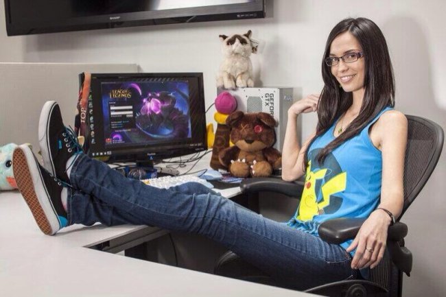 Nintendo samarbejder med Playboy-model om Bayonetta-billeder ...